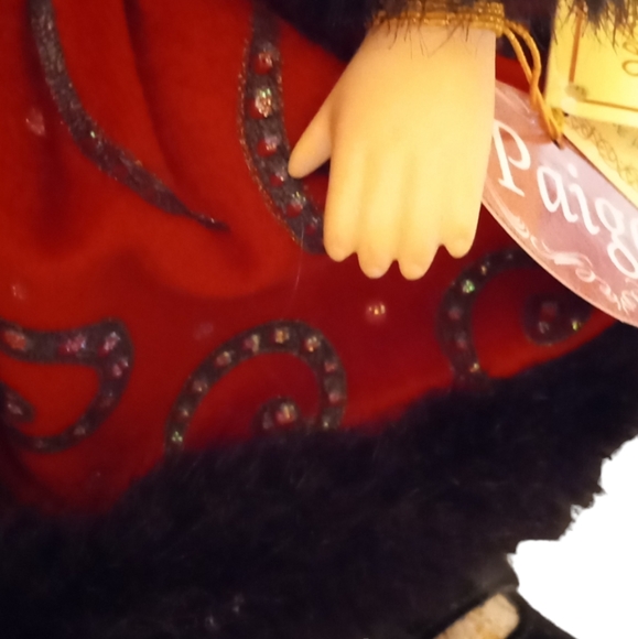 Collectors Choice Other Musical Porcelain Doll Paige Is A Beauty With A Certificate Of
